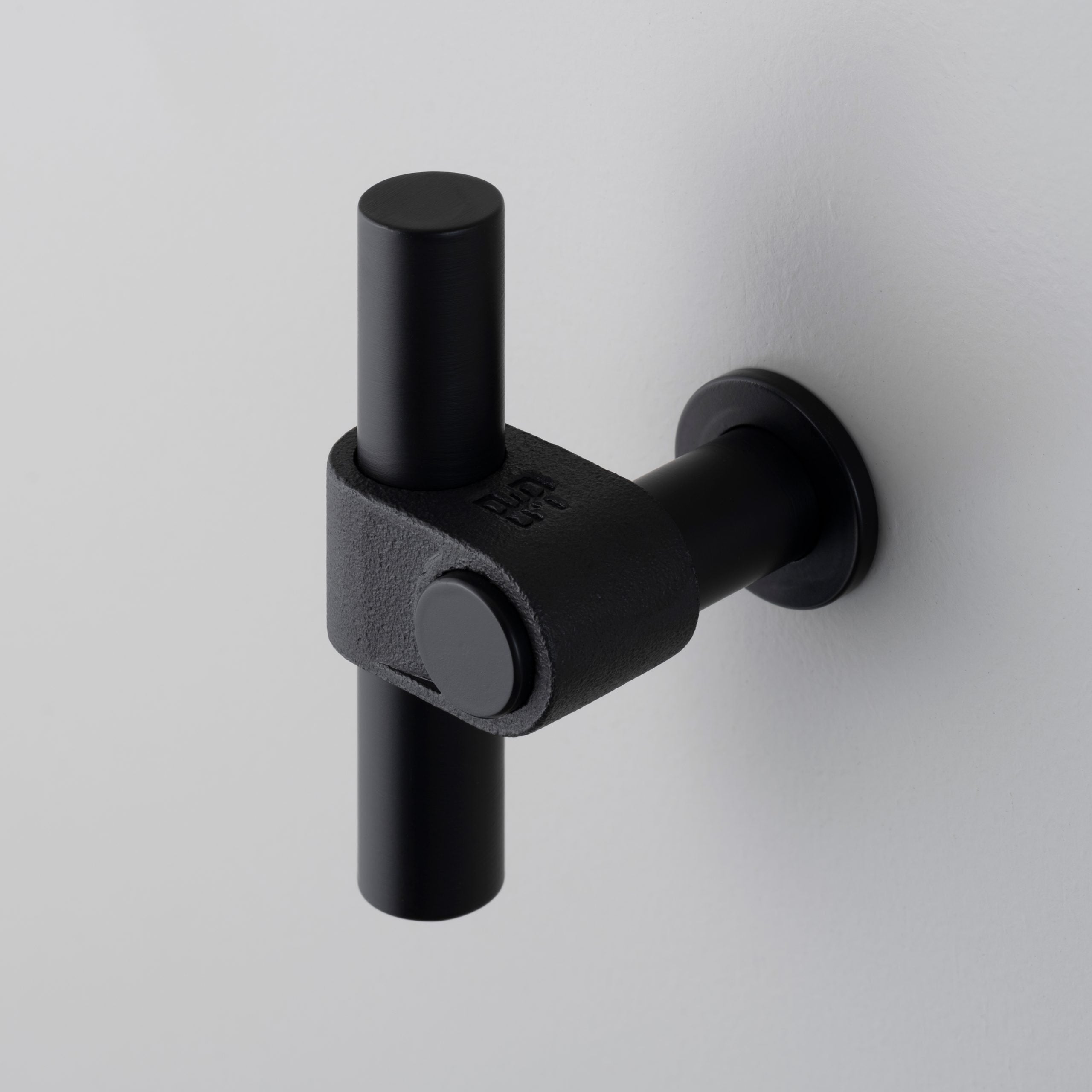 Buster & Punch Cast T-Bar Cabinet Pull – Spark & Burnish