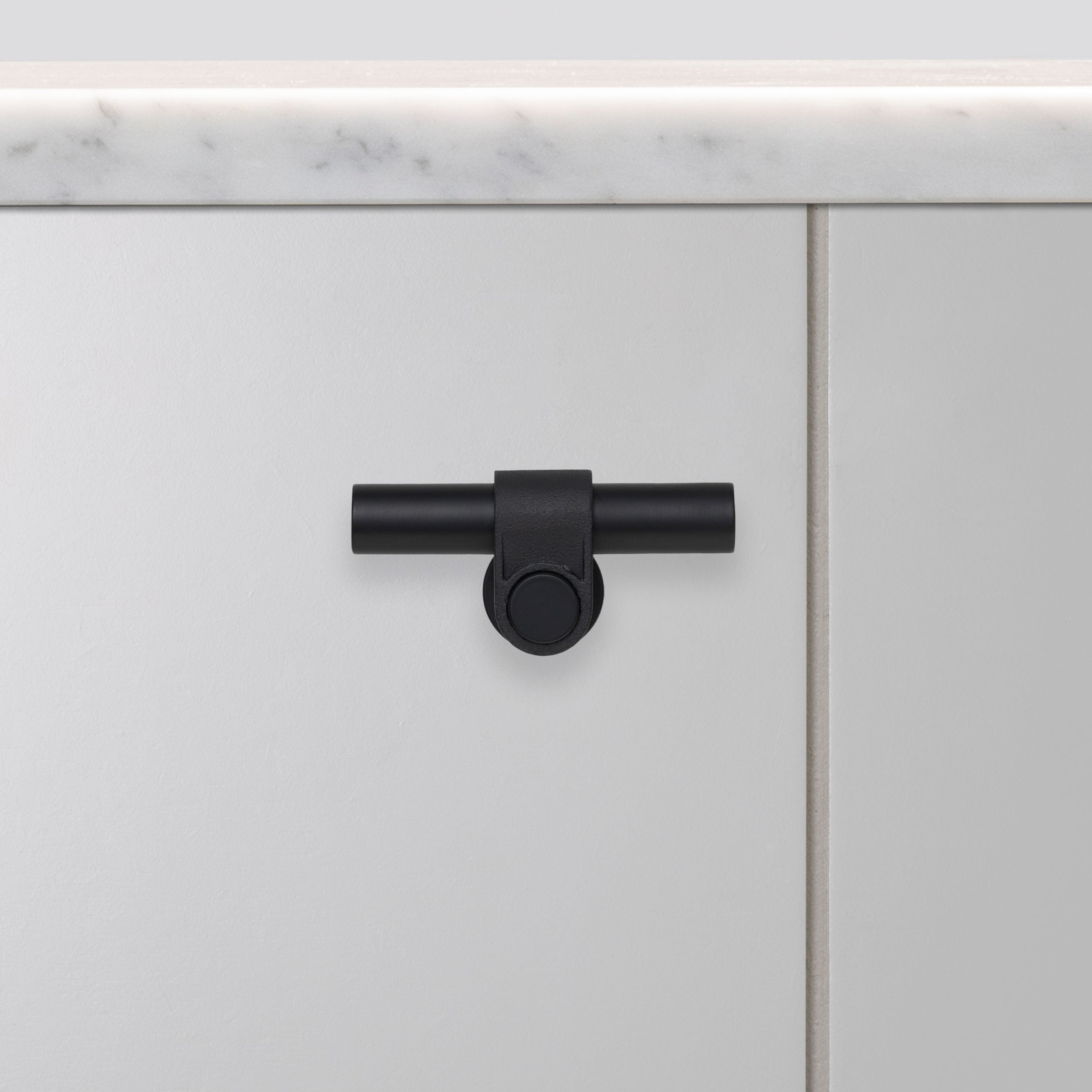 Buster & Punch Cast T-Bar Cabinet Pull – Spark & Burnish